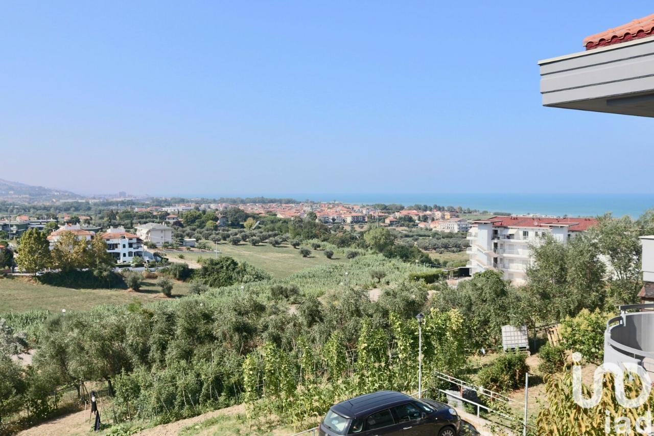 Appartamento in vendita a Pineto