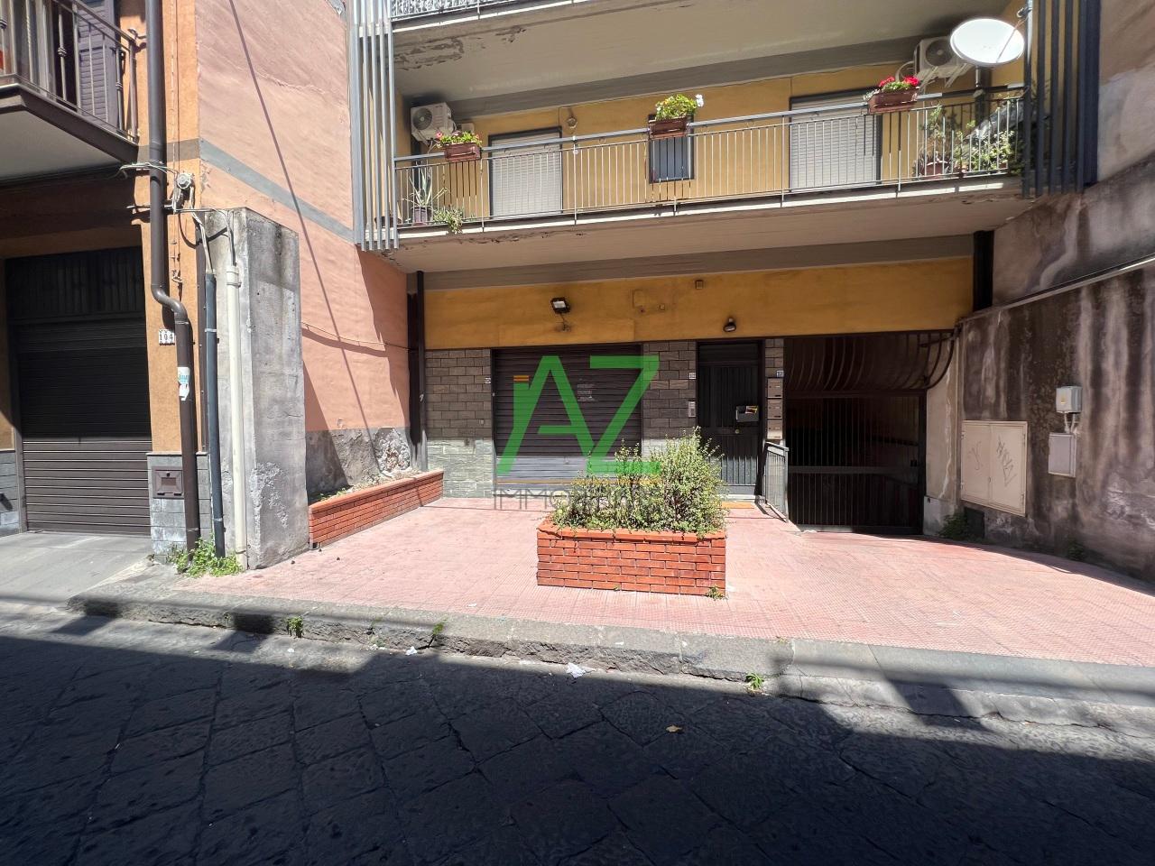 Palazzina commerciale in affitto a Misterbianco