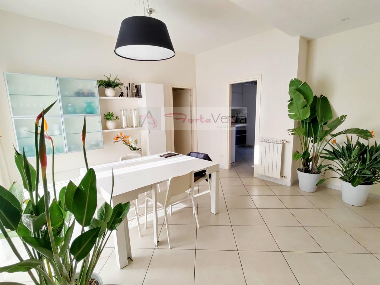 Appartamento in vendita a Montignoso