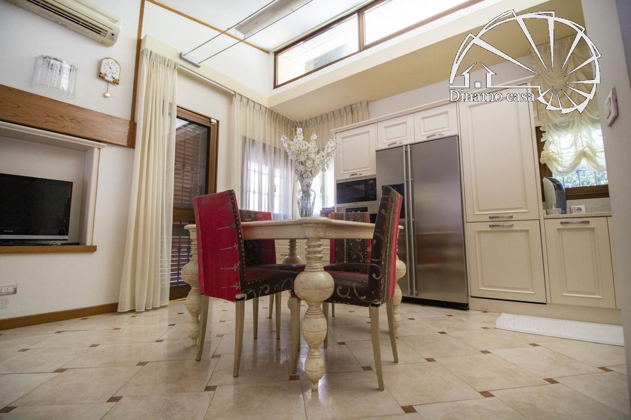 Casa indipendente in vendita a Prato