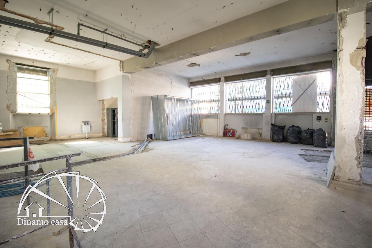 Negozio in vendita a Prato