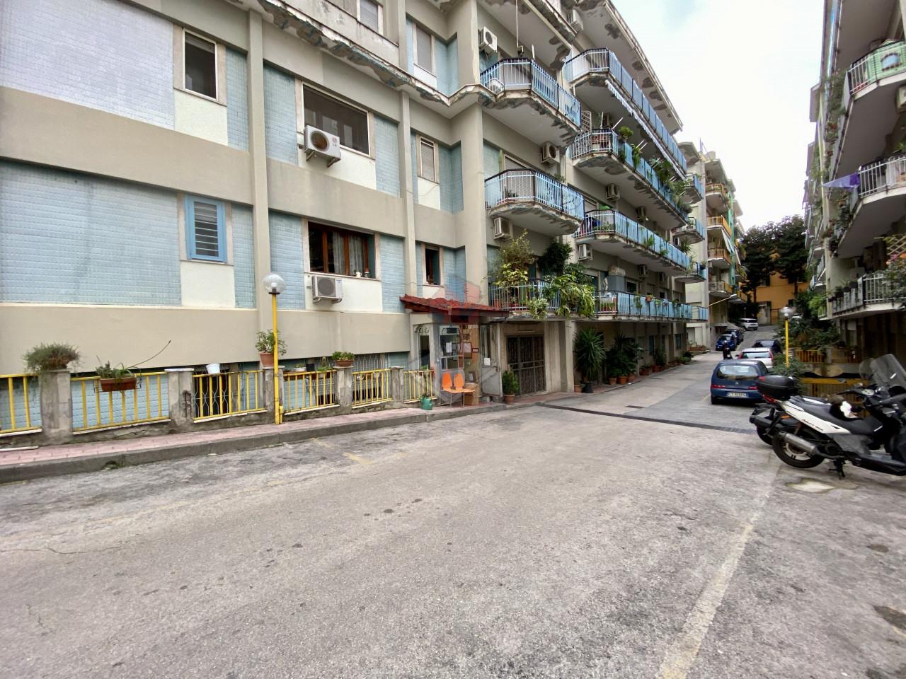 Appartamento in vendita a Napoli