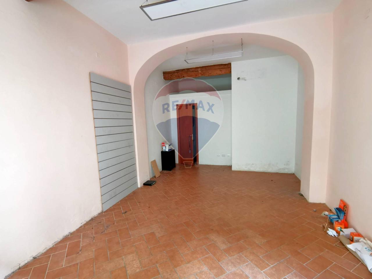 Negozio in affitto a San Giovanni Valdarno