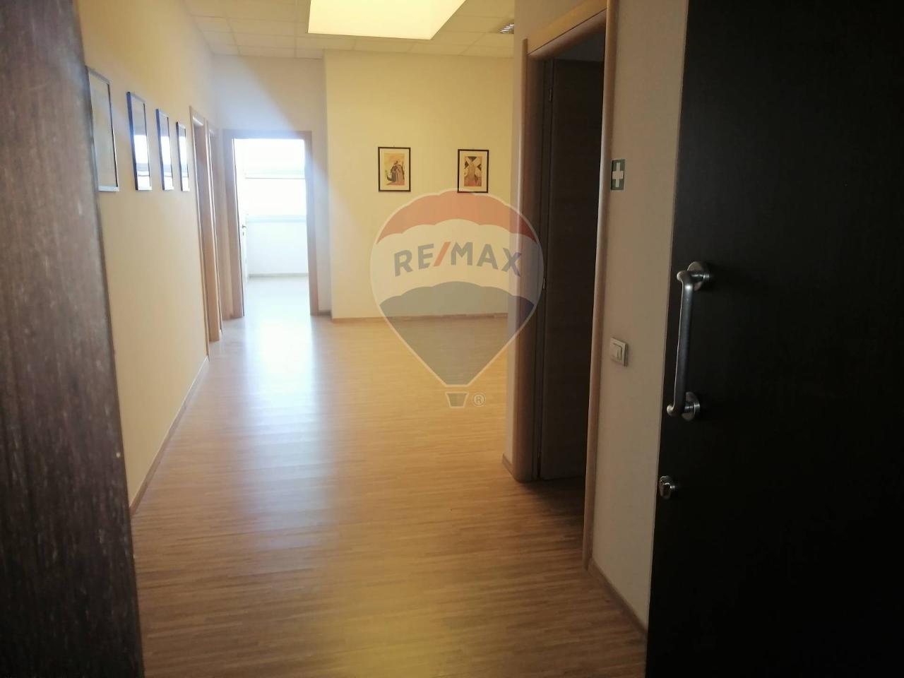 Ufficio in vendita a Montevarchi