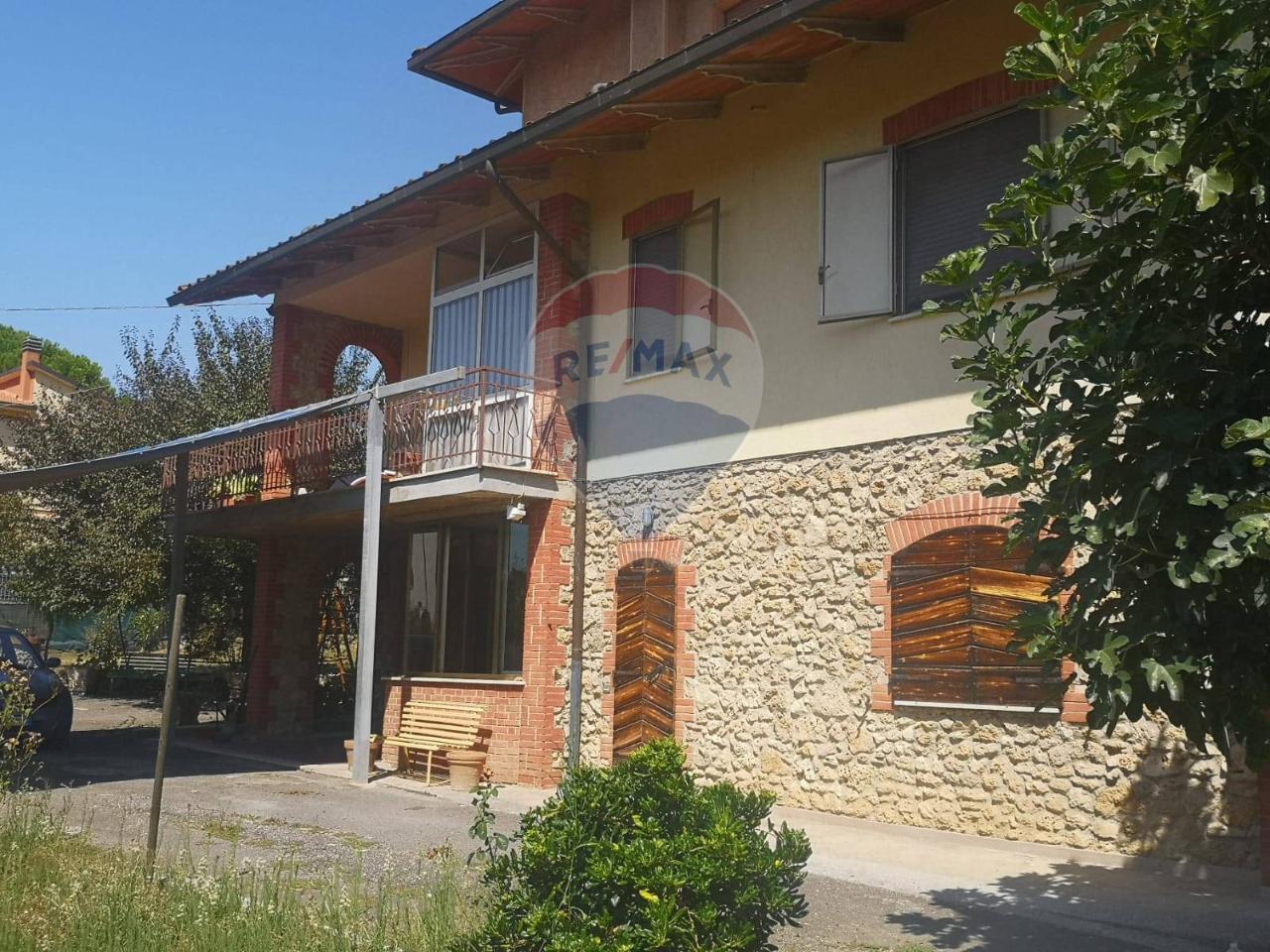 Casa indipendente in vendita a Chiusi
