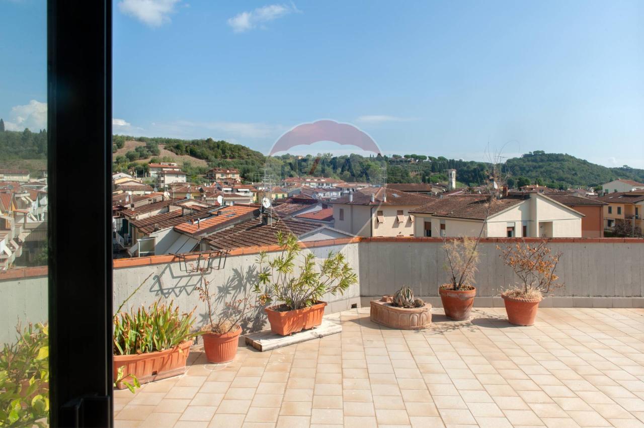 Appartamento in vendita a Capraia E Limite