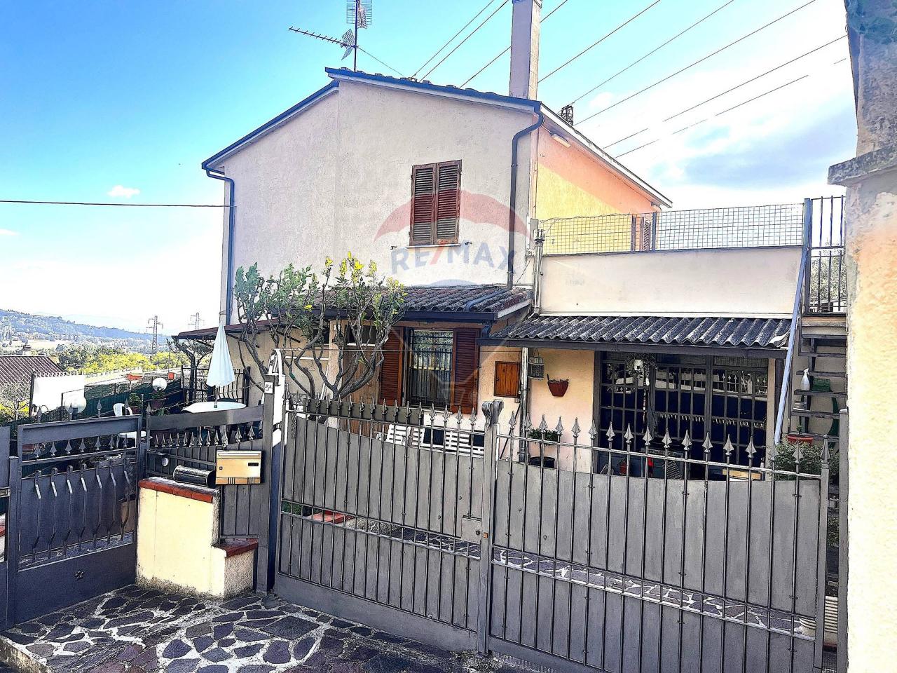 Casa indipendente in vendita a Foligno