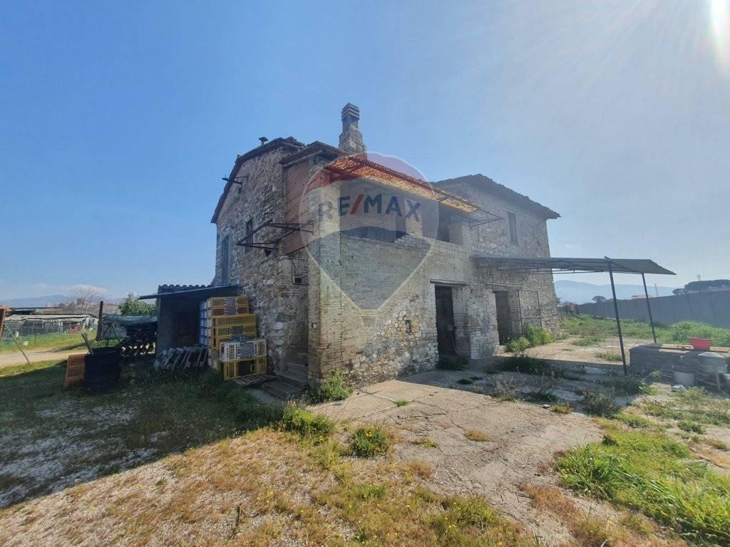 Casa indipendente in vendita a Assisi