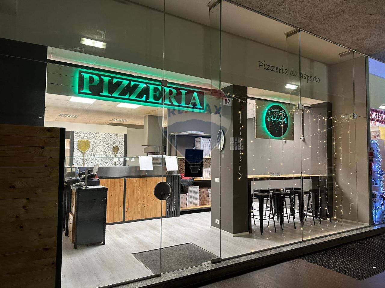 Esercizio commerciale in vendita a Legnano