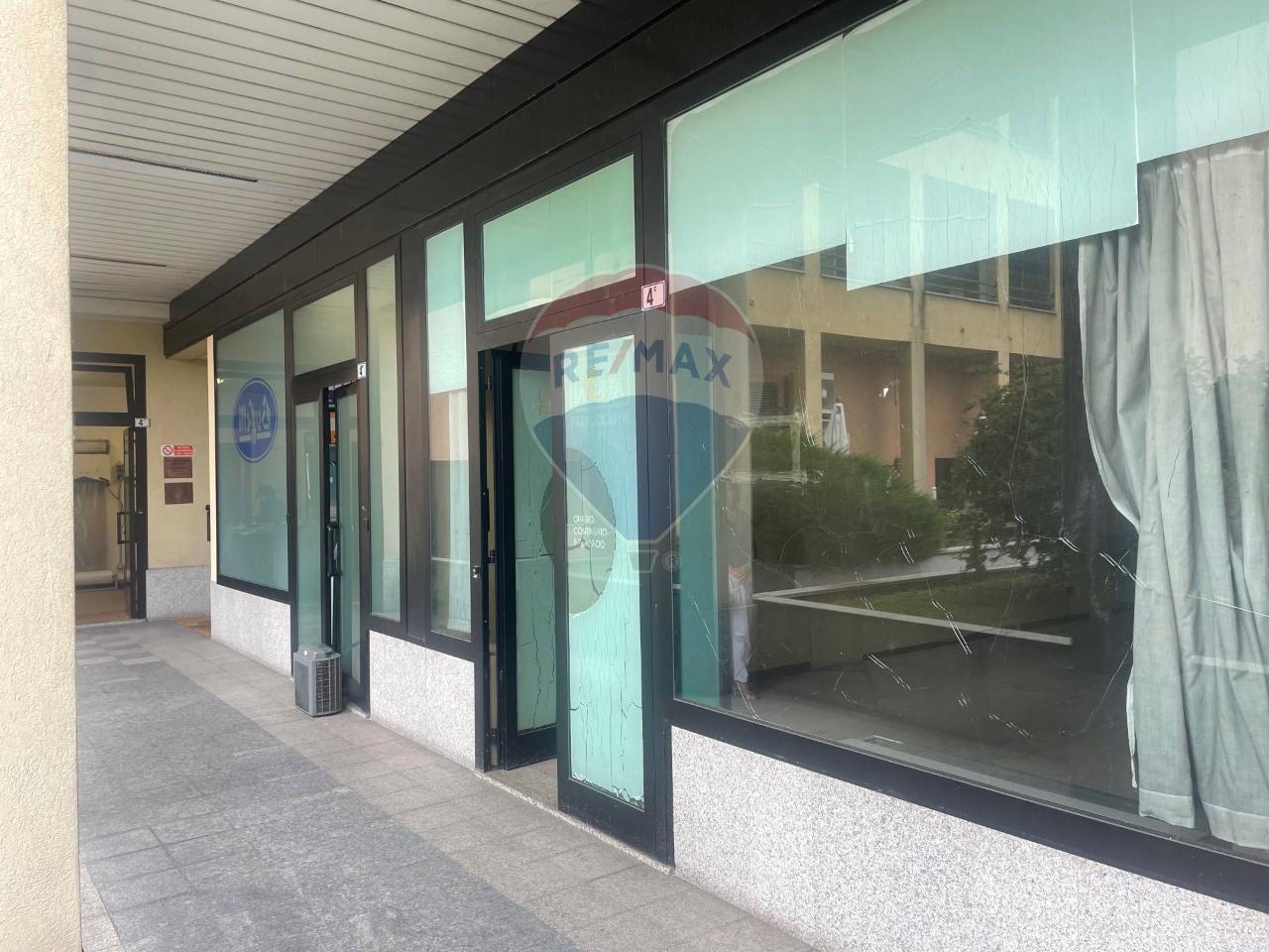 Negozio in vendita a Meda