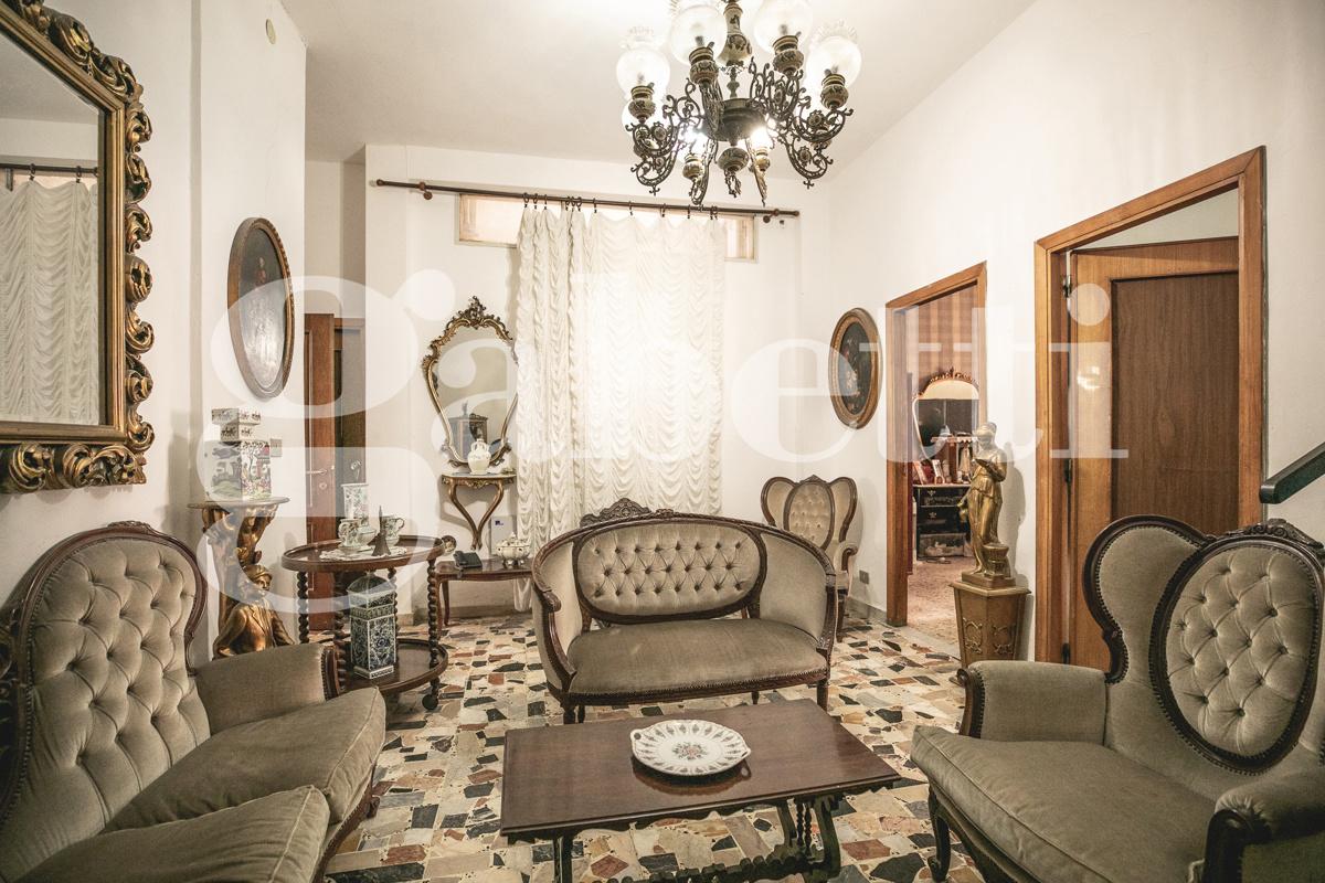 Palazzo in vendita a Cagliari