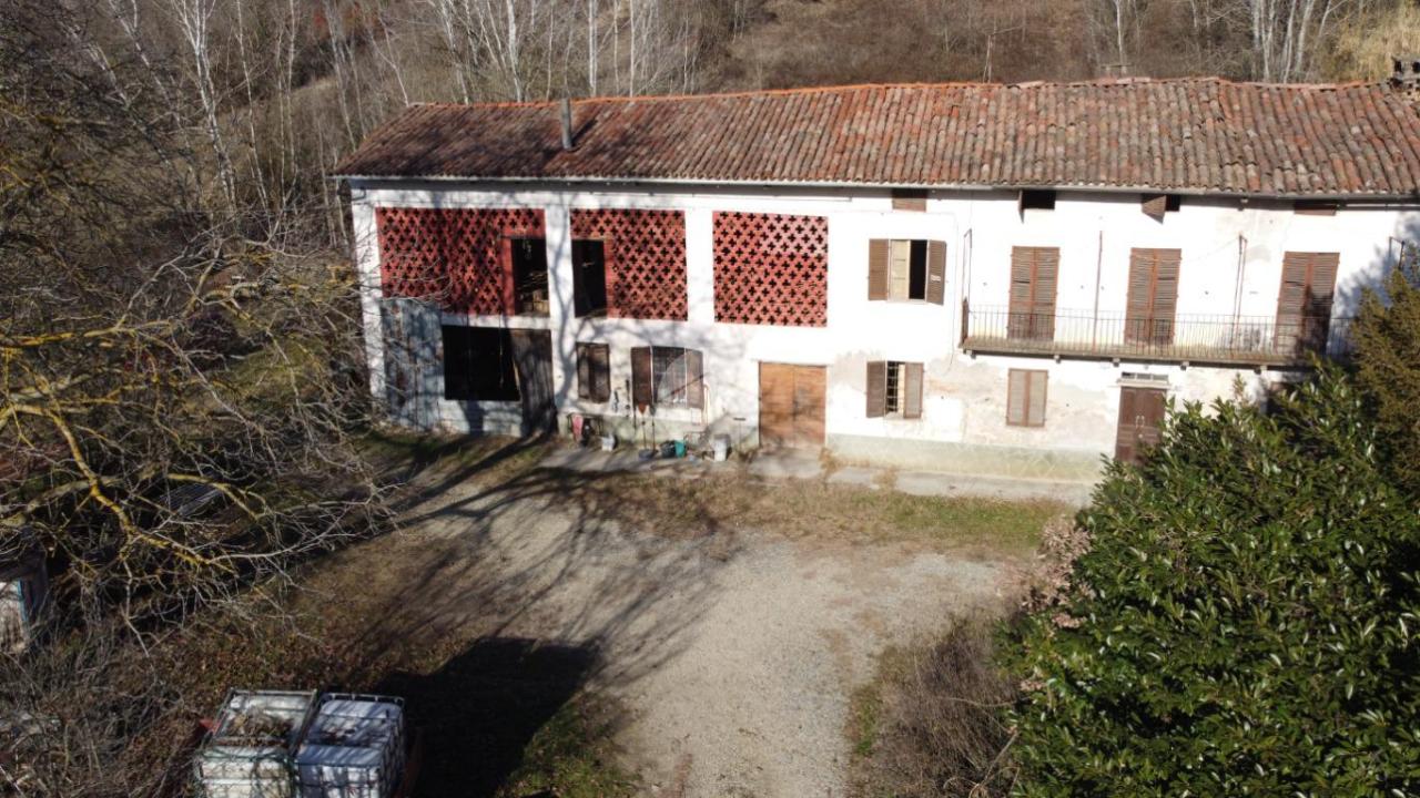 Rustico in vendita a Mombercelli