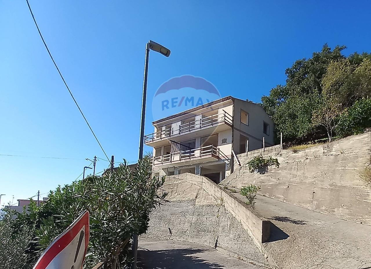 Casa indipendente in vendita a Savoca