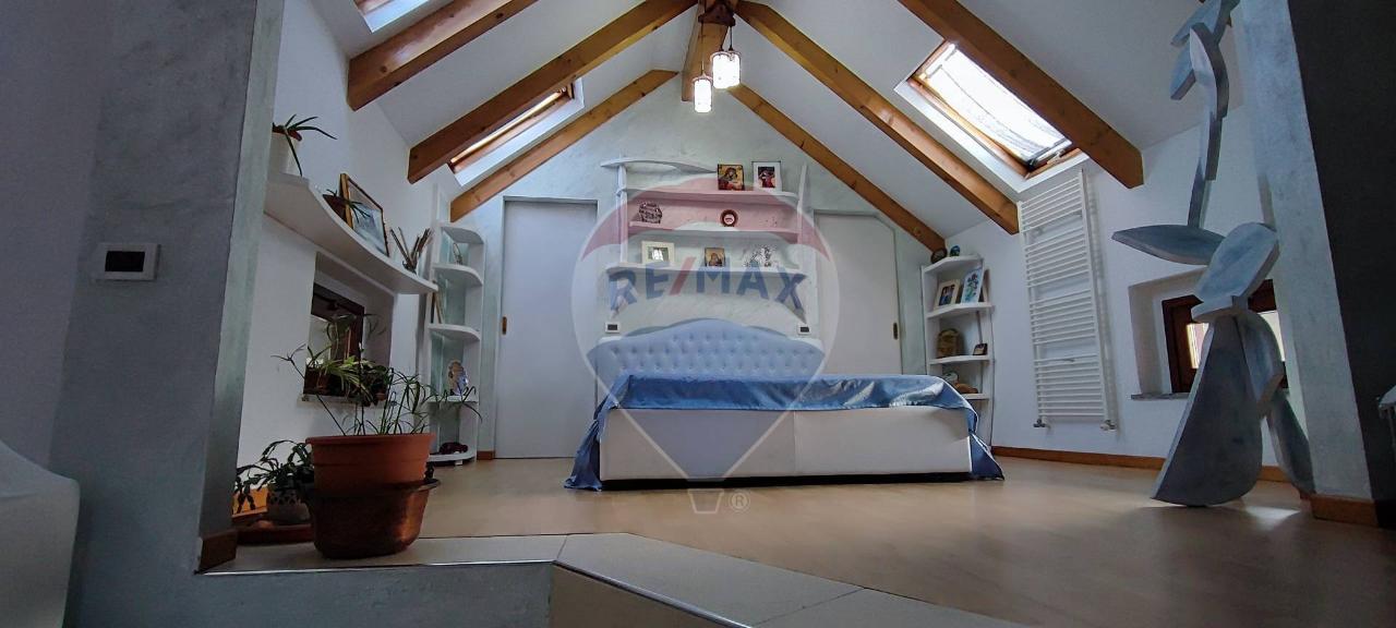 Casa indipendente in vendita a Front