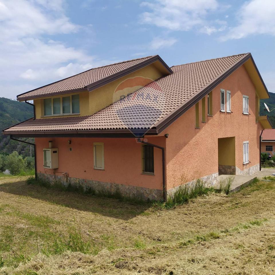 Villa in vendita a Fagnano Castello