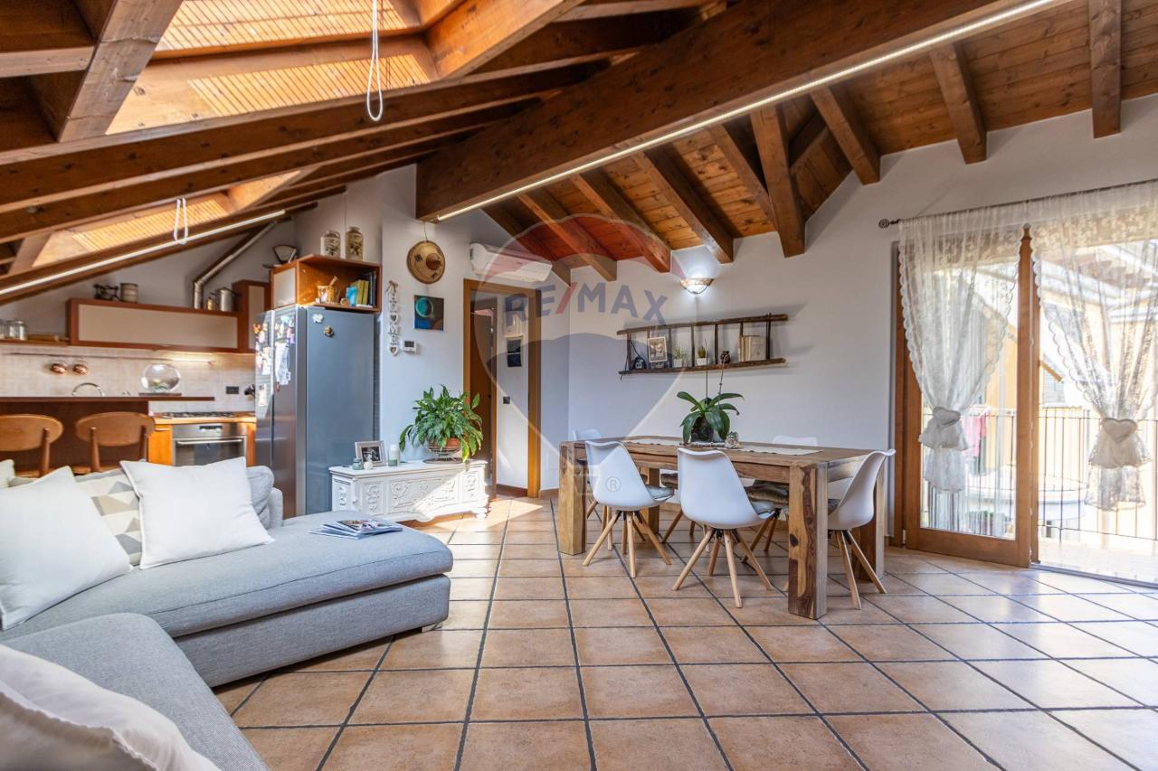 Attico in vendita a Besana In Brianza