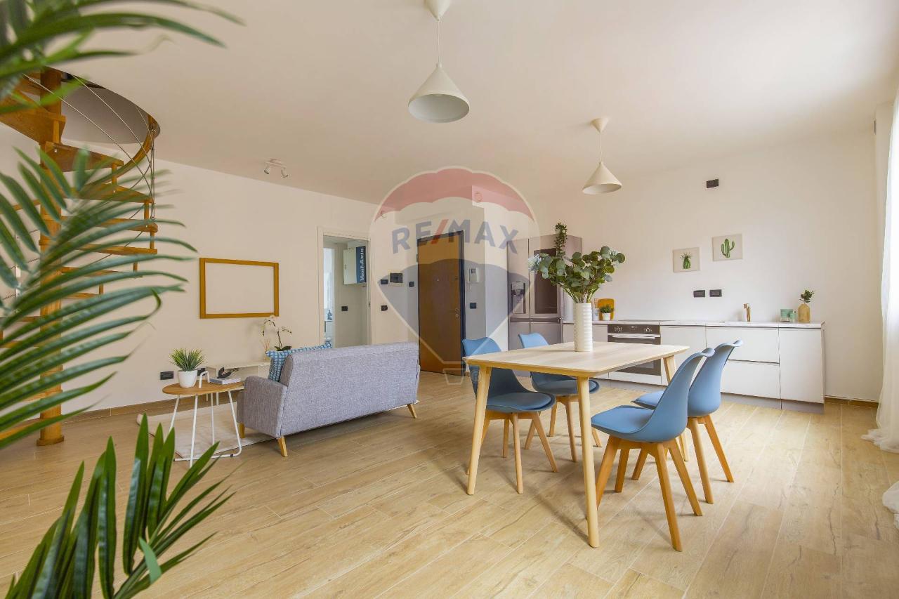 Appartamento in vendita a Besana In Brianza