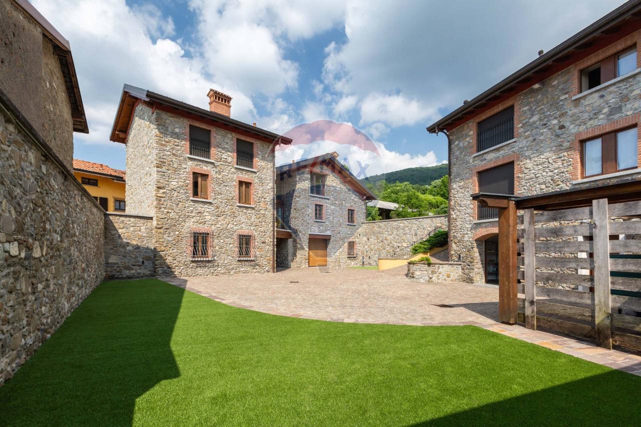 Casa indipendente in vendita a Dolzago