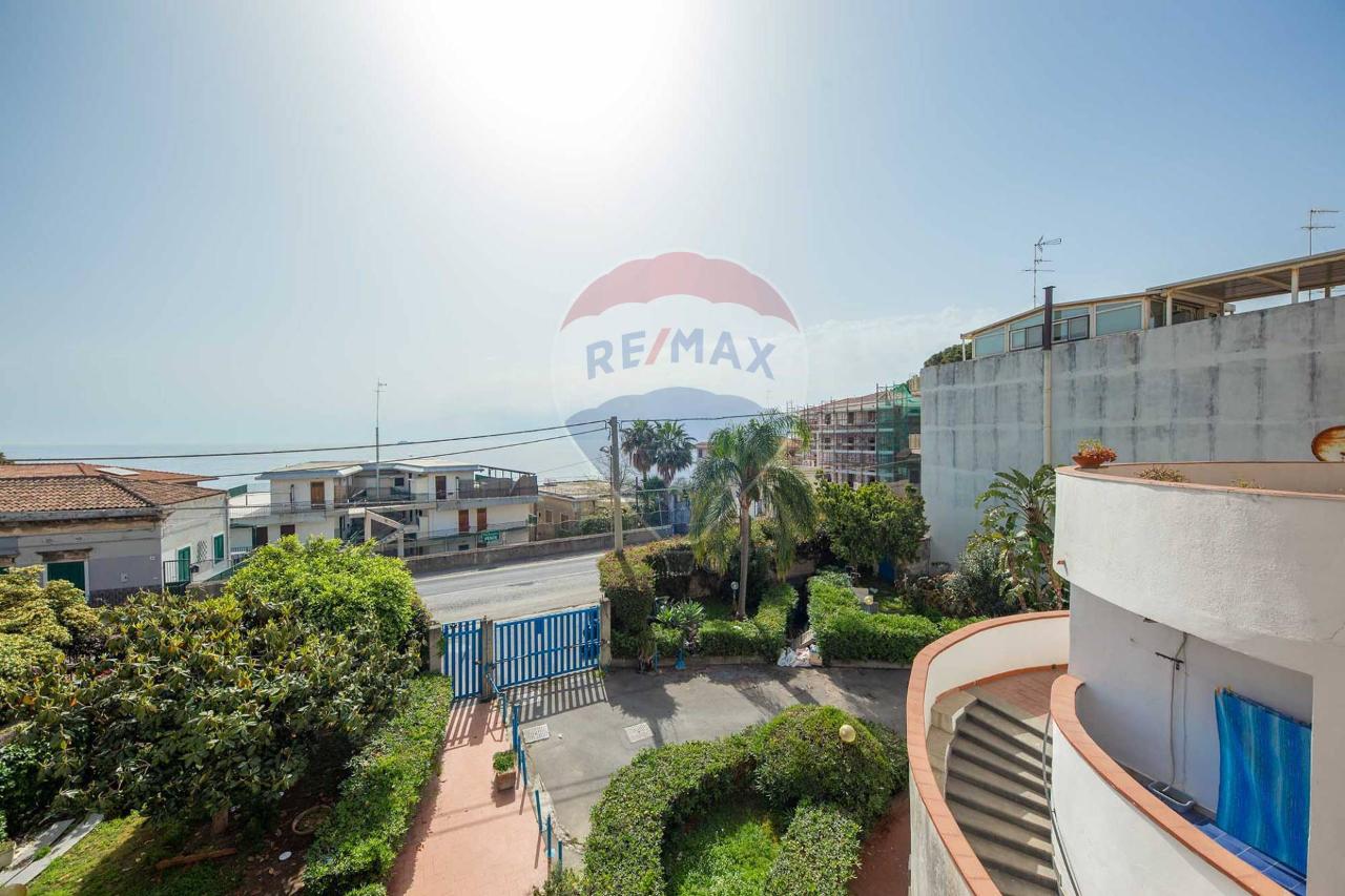 Appartamento in vendita a Aci Castello