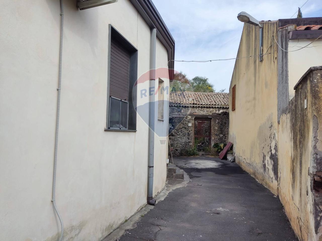 Casa indipendente in vendita a Camporotondo Etneo