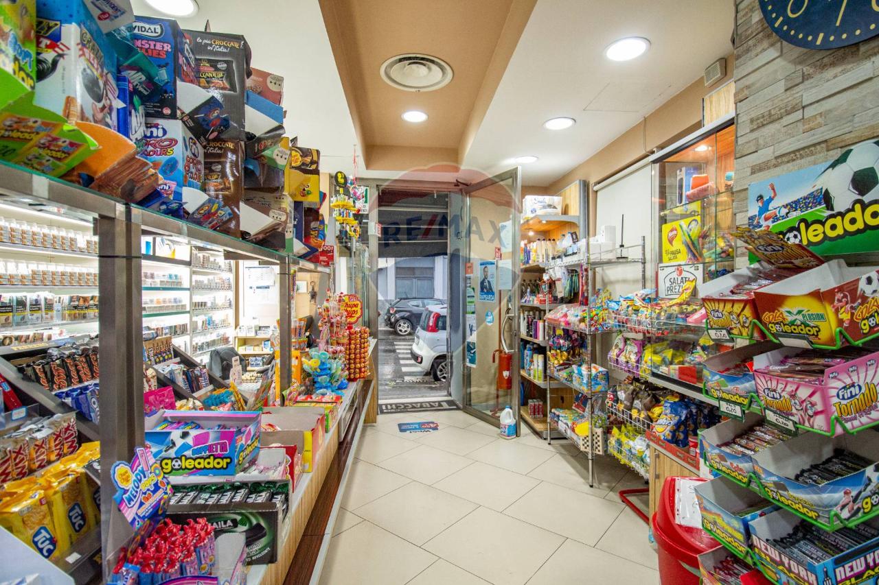 Esercizio commerciale in vendita a Catania