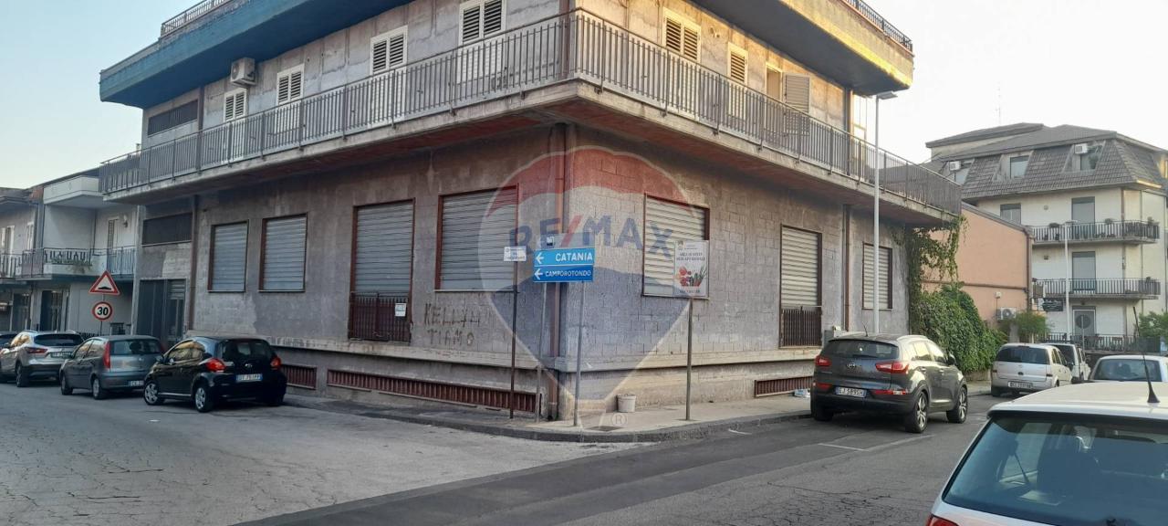 Negozio in vendita a Belpasso
