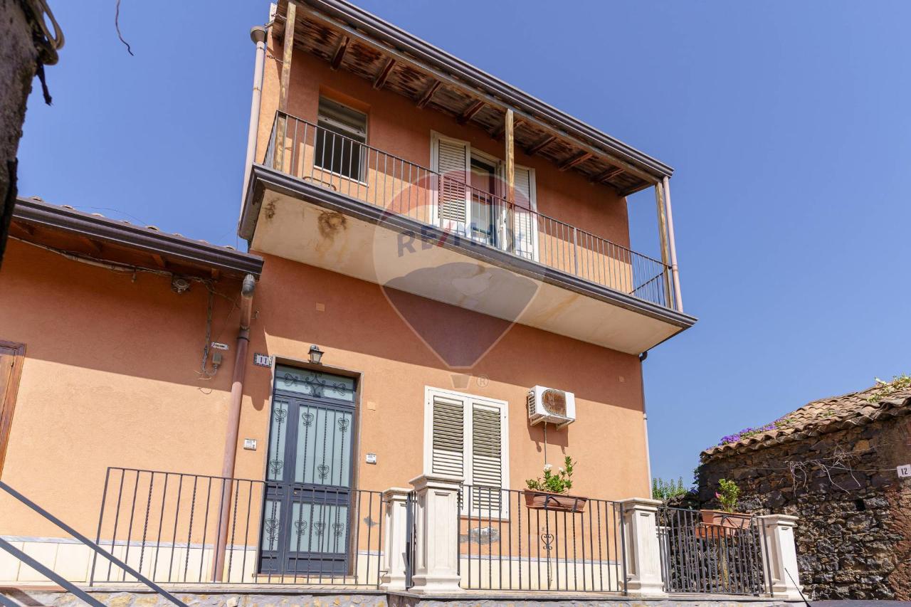 Appartamento in vendita a Aci Castello