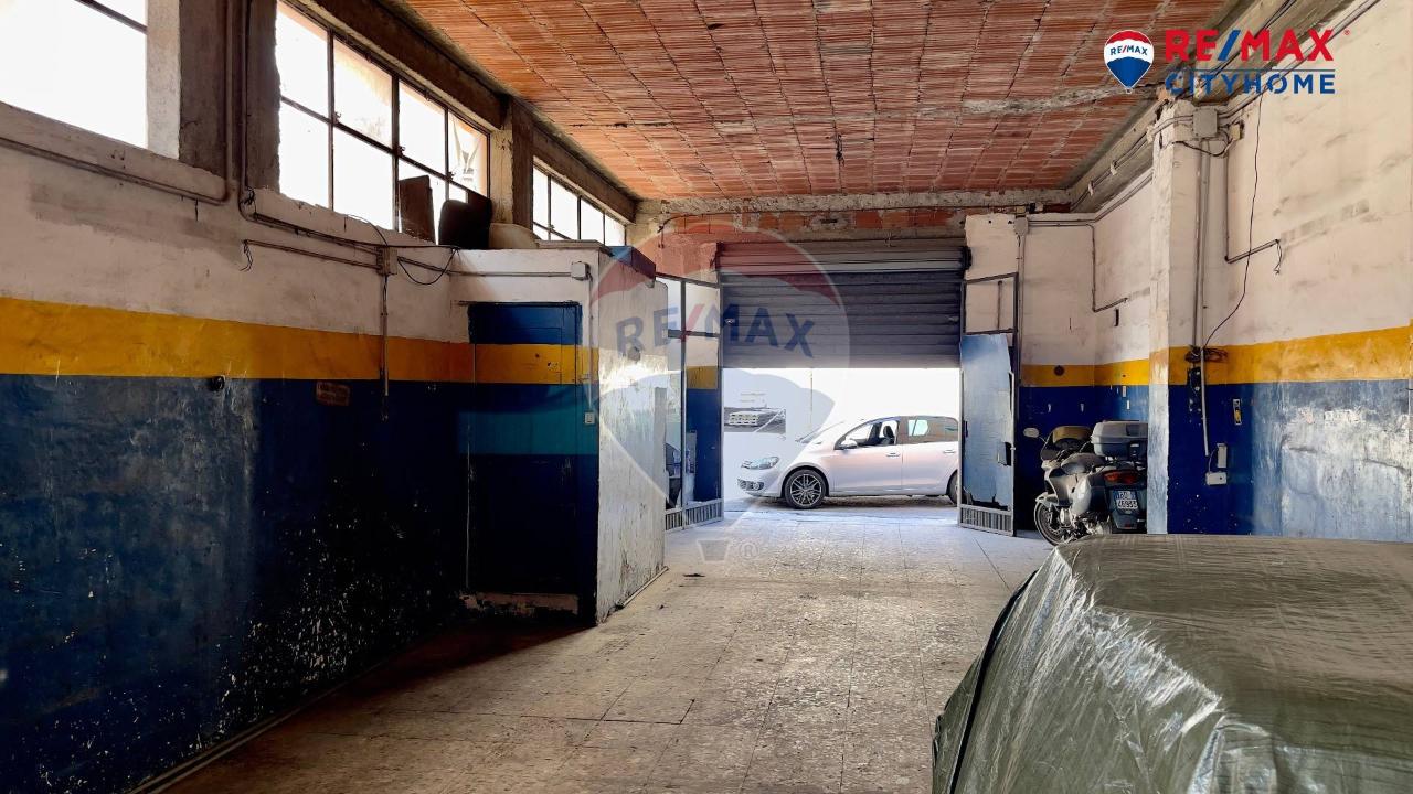 Magazzino in vendita a Giarre