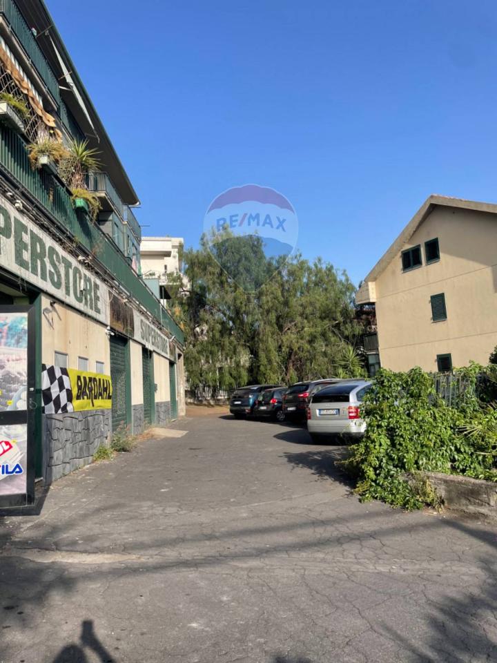 Negozio in vendita a Belpasso