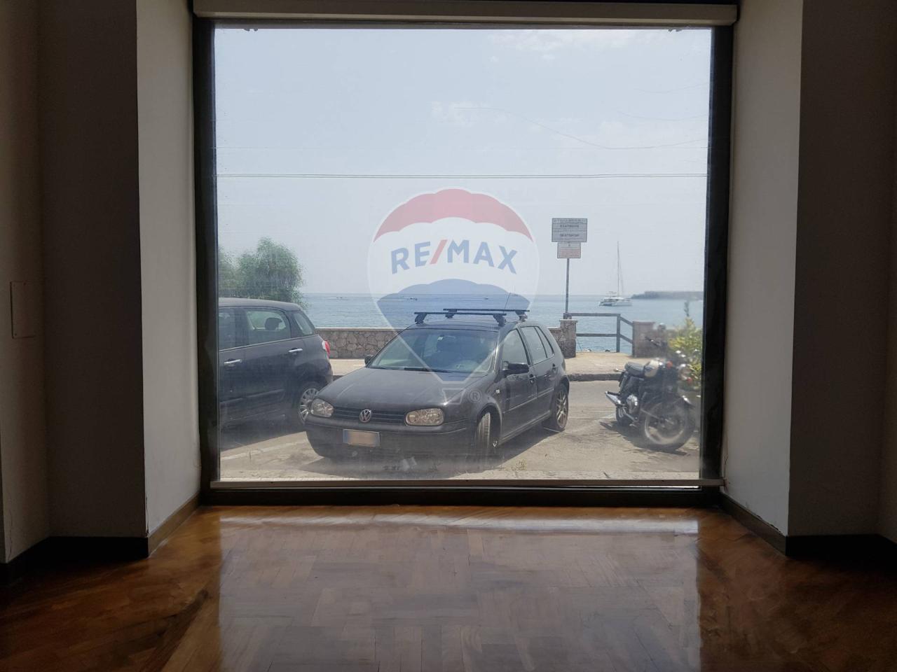 Negozio in vendita a Giardini Naxos