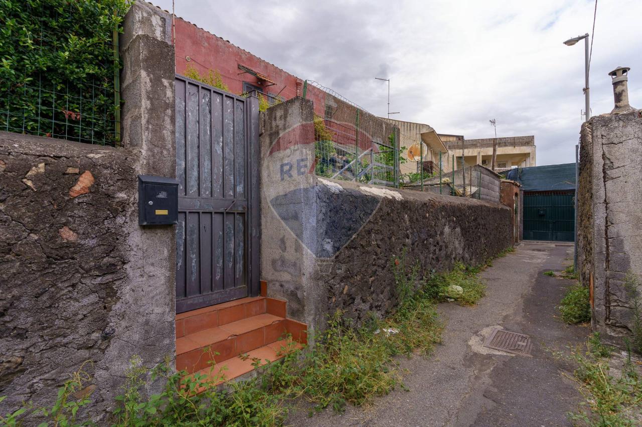 Casa indipendente in vendita a Gravina Di Catania