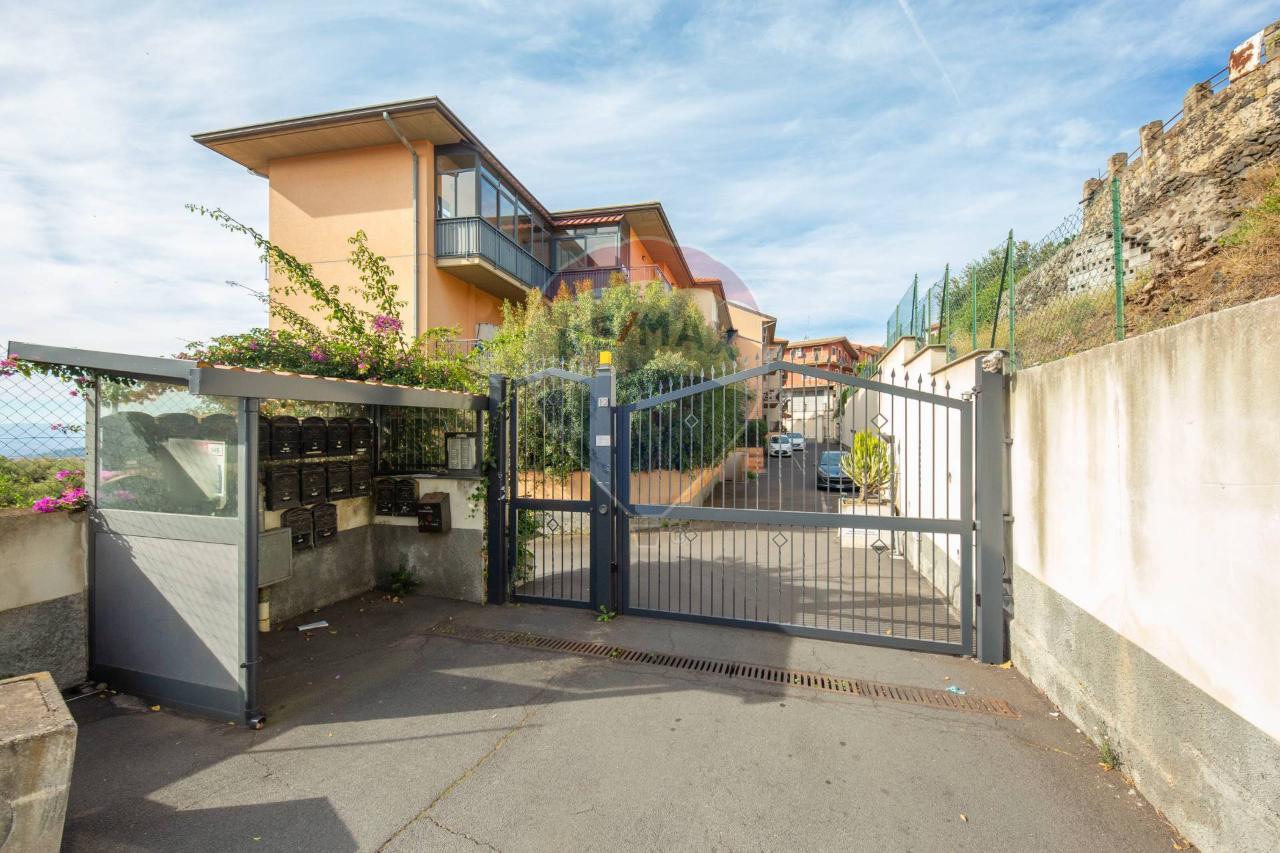 Appartamento in vendita a Camporotondo Etneo