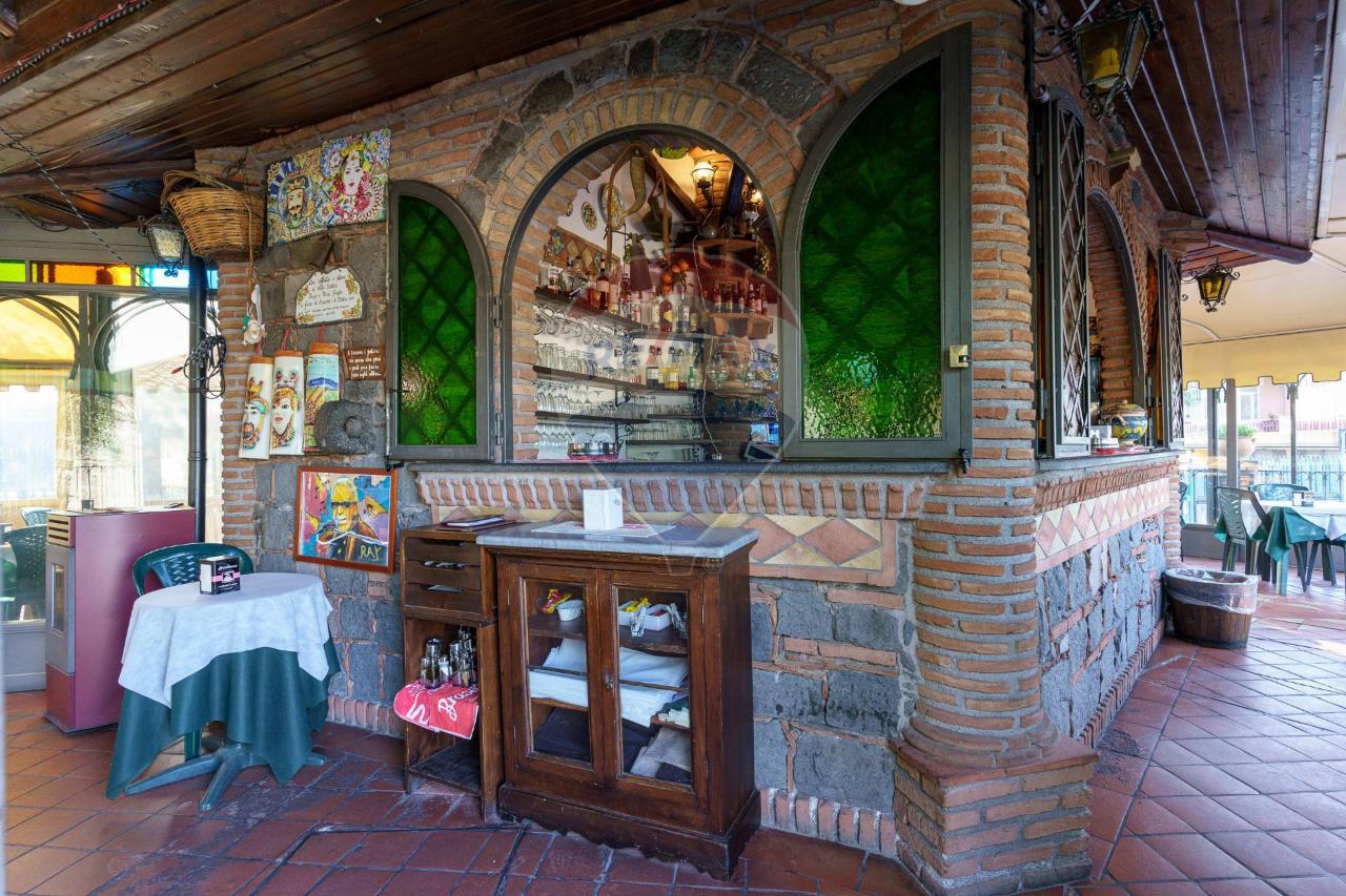 Bar in vendita a Camporotondo Etneo