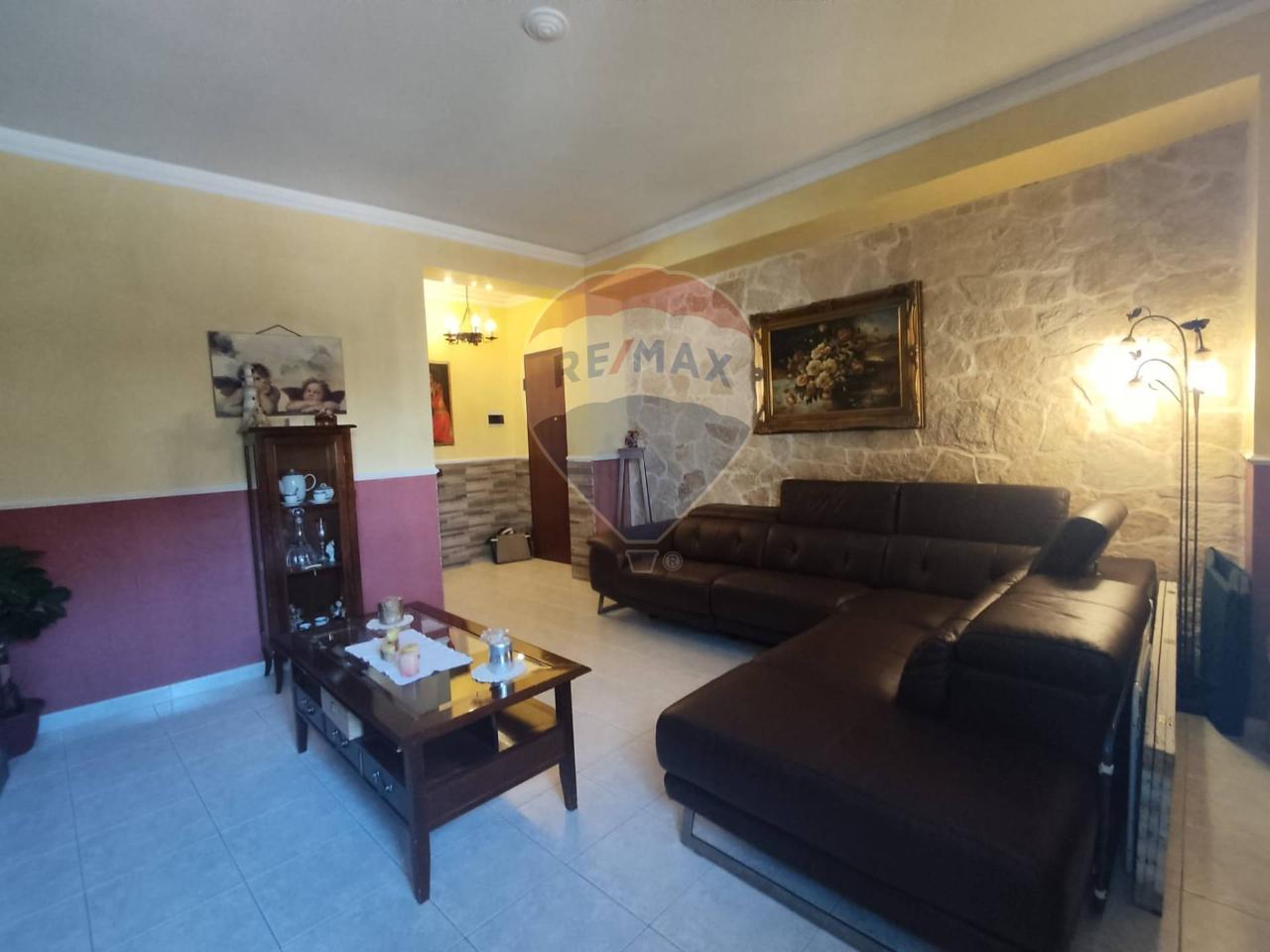 Appartamento in vendita a Camporotondo Etneo