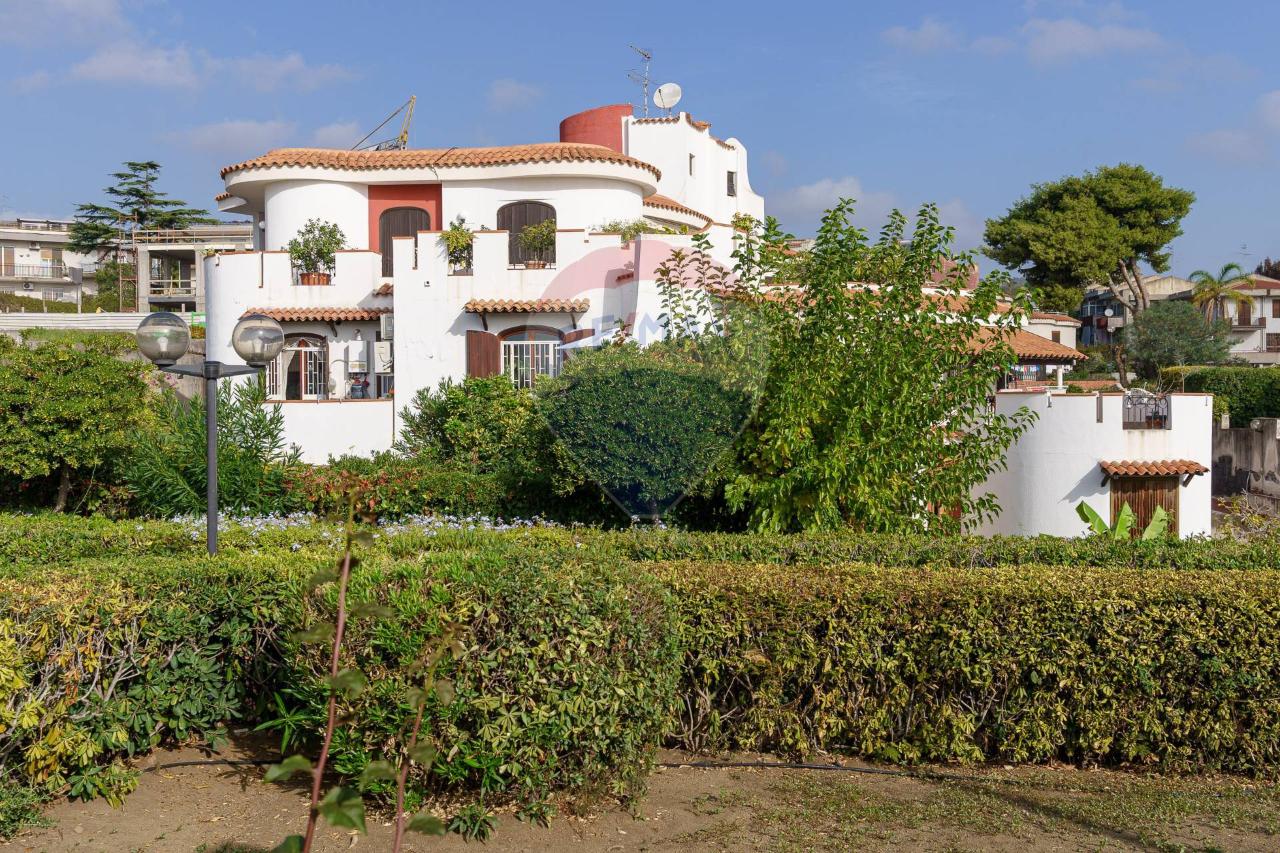 Appartamento in vendita a Aci Castello