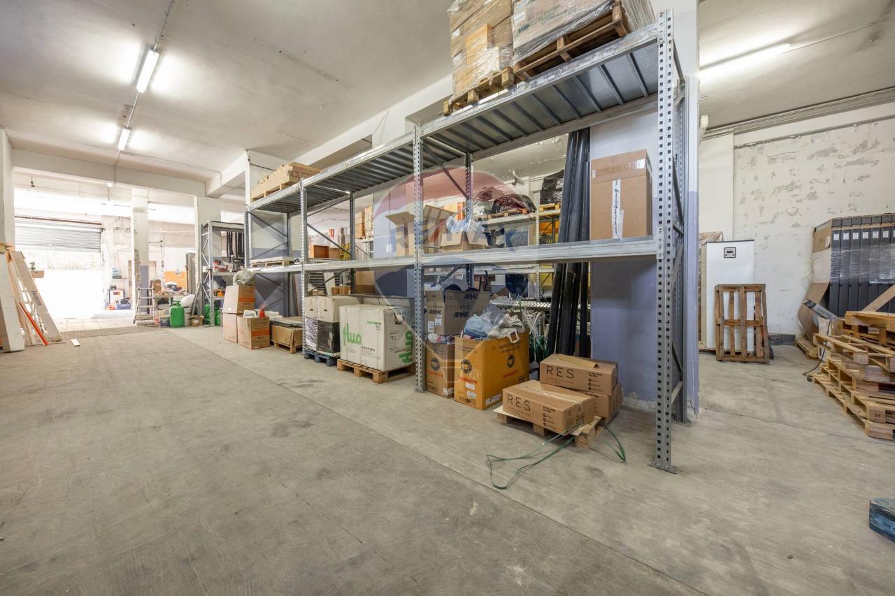 Magazzino in vendita a Catania