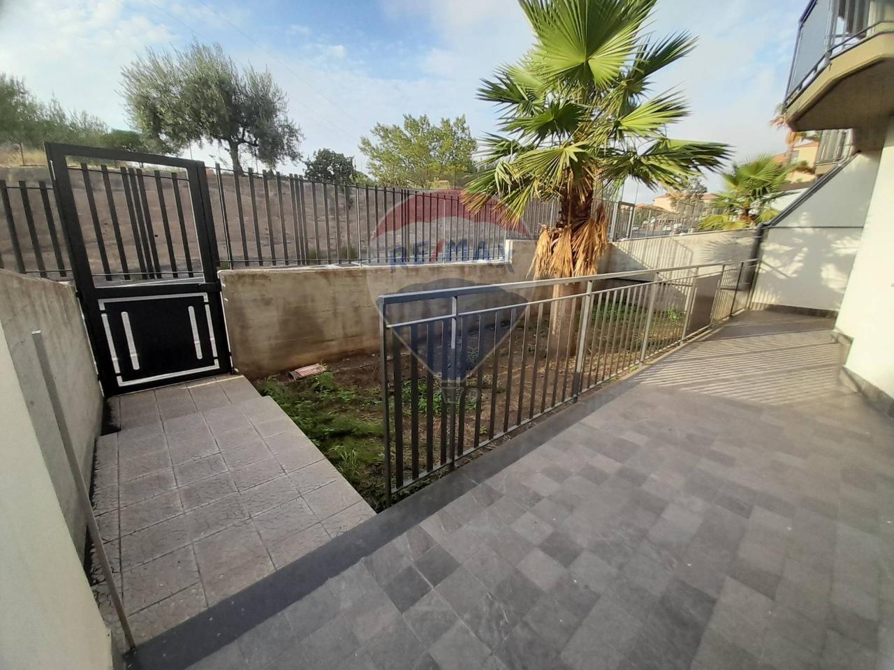 Appartamento in vendita a Camporotondo Etneo