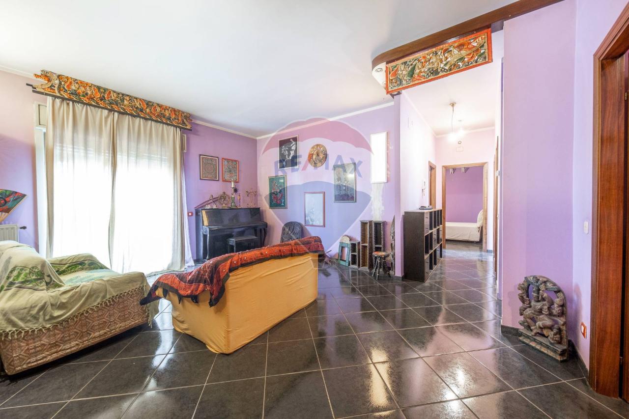 Appartamento in vendita a Aci Castello