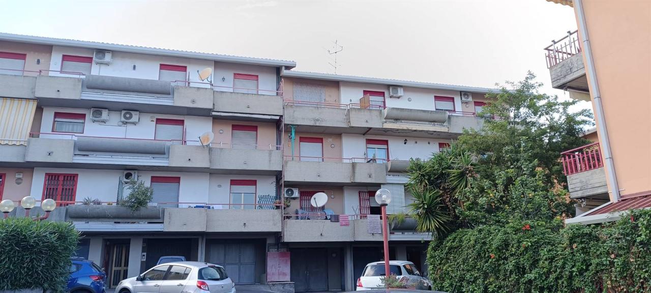 Trilocale in Via San Gregorio, Aci Castello