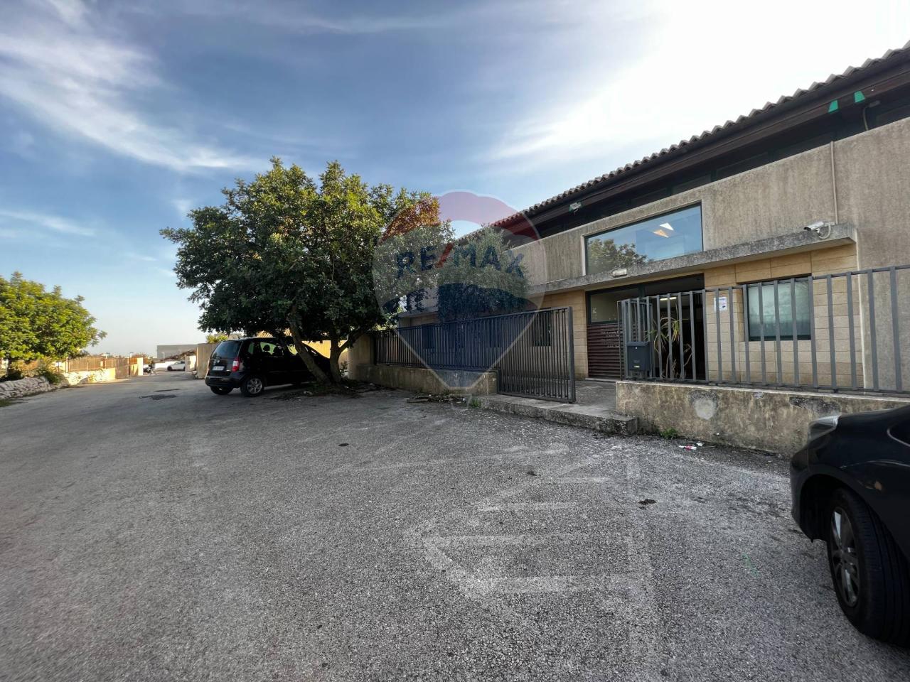 Negozio in affitto a Modica