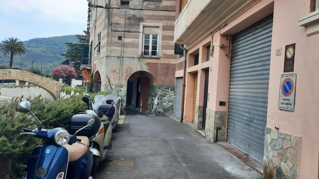 Magazzino in vendita a Noli