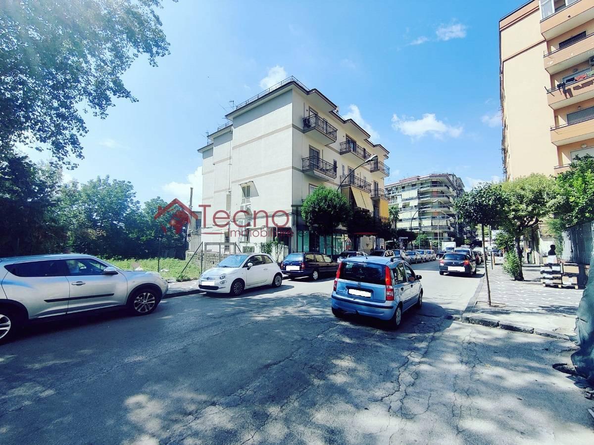 Negozio in vendita a Casoria