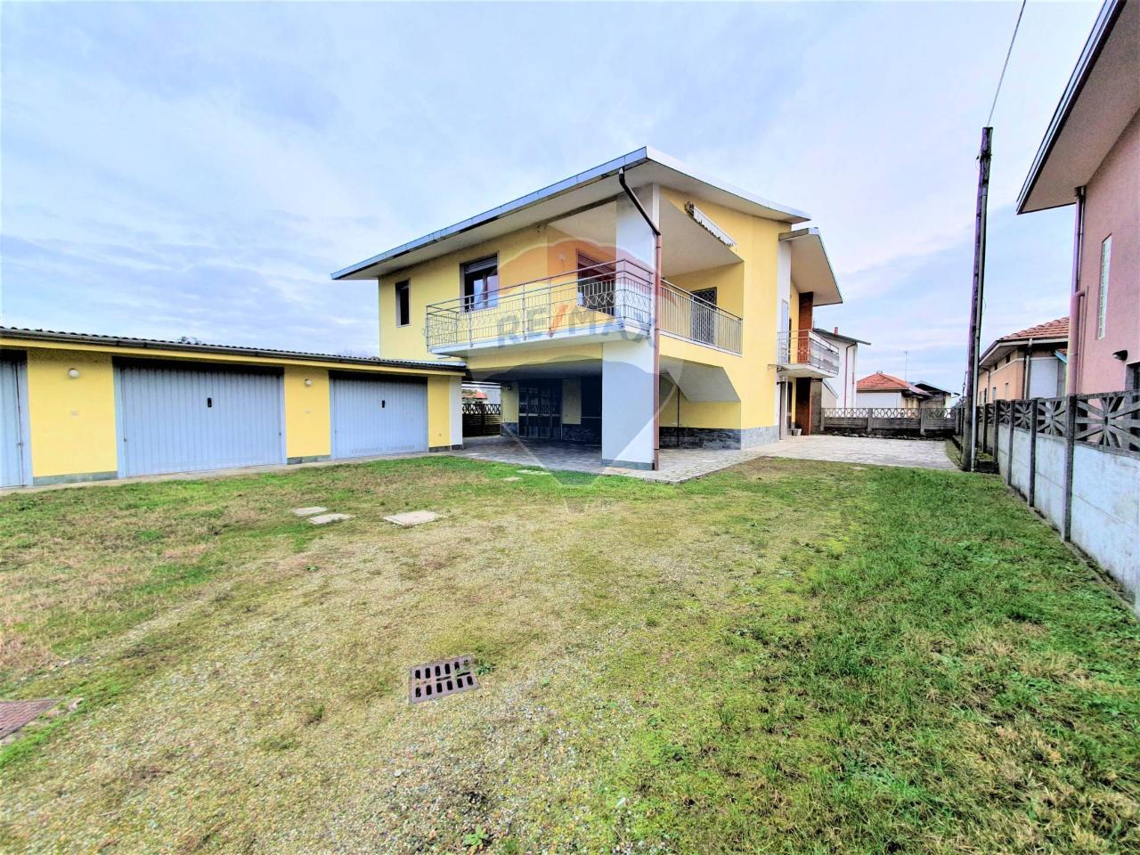 Villa in vendita a Ferno