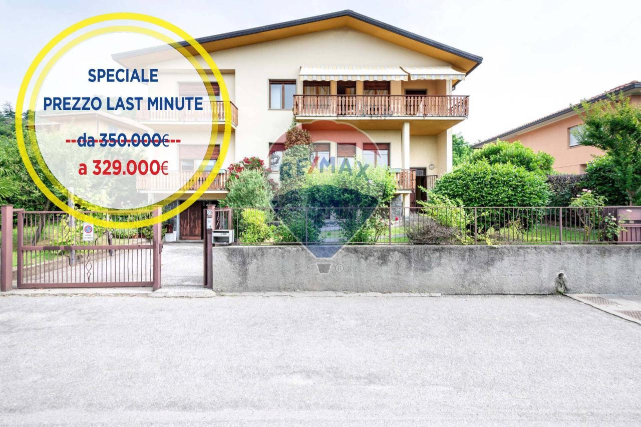 Villa in vendita a Sesto Calende