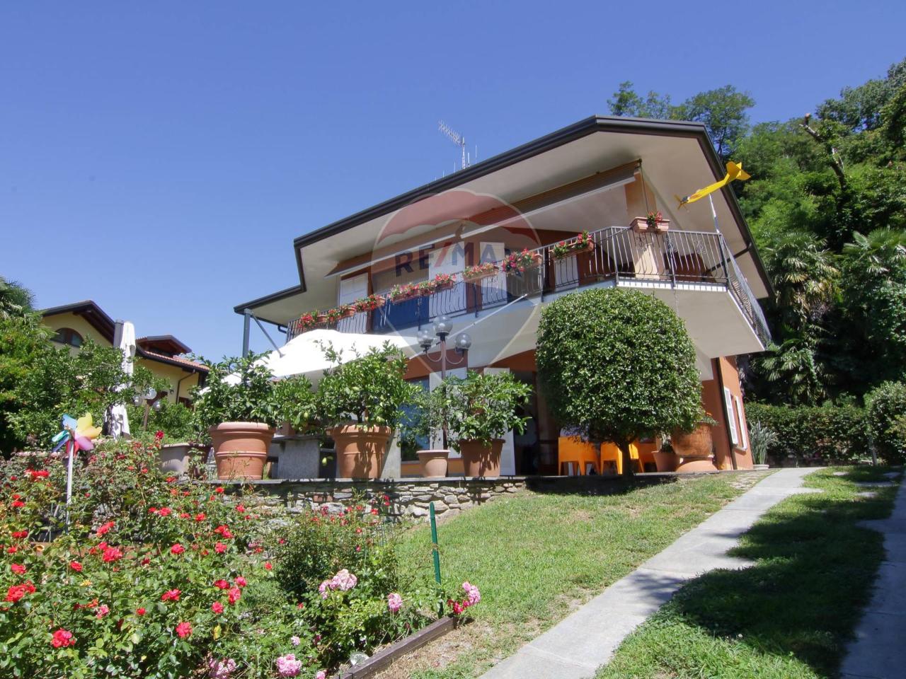 Villa in vendita a Laveno Mombello