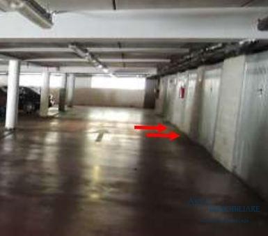 Garage in vendita a Siena