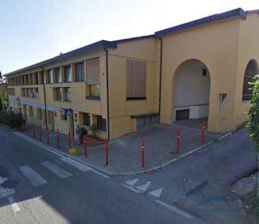 Locale commerciale in vendita a Sinalunga