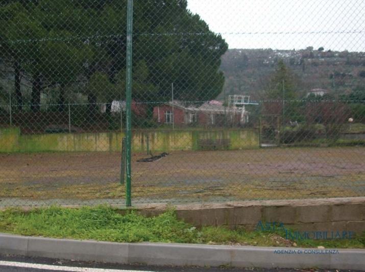 Palazzina commerciale in vendita a Castiglion Fiorentino