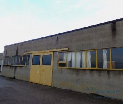 Magazzino in vendita a Torrita Di Siena