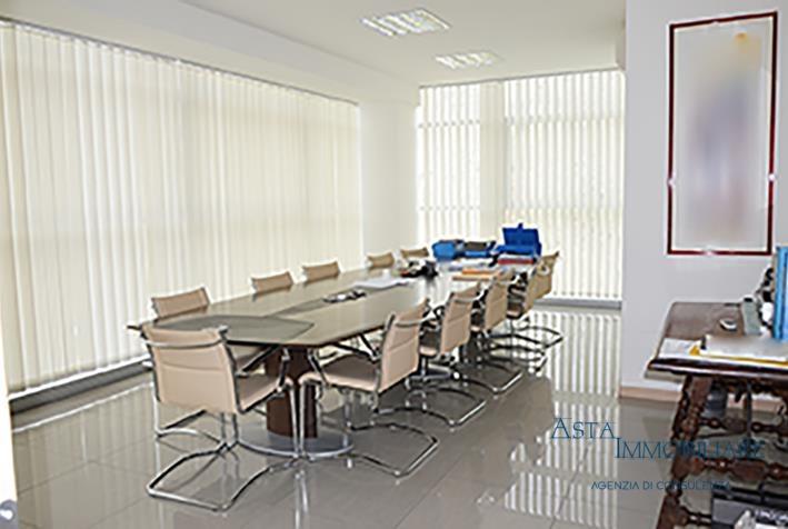 Negozio in vendita a Siena